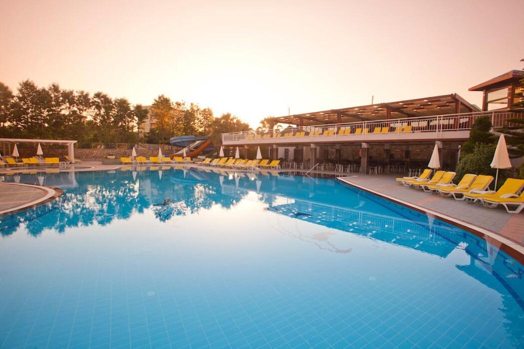 Club Mermaid Village