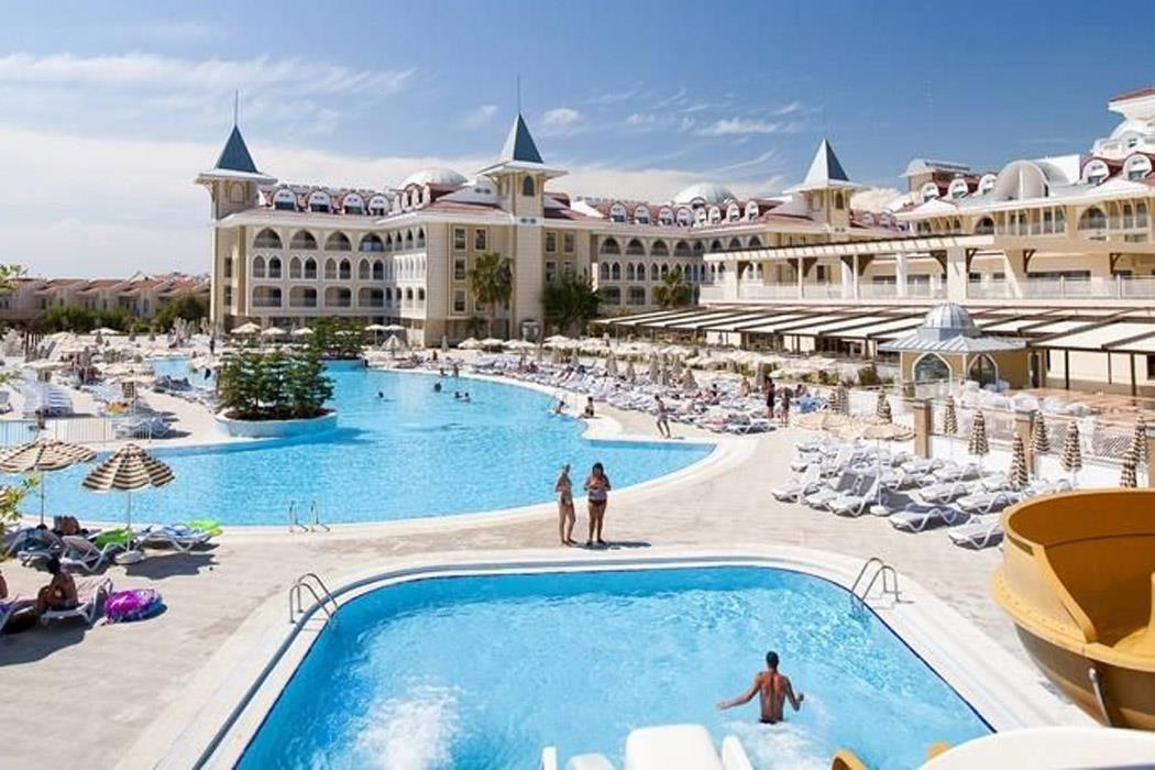 Side Star Resort