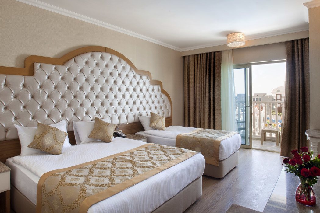 Side Premium Hotel