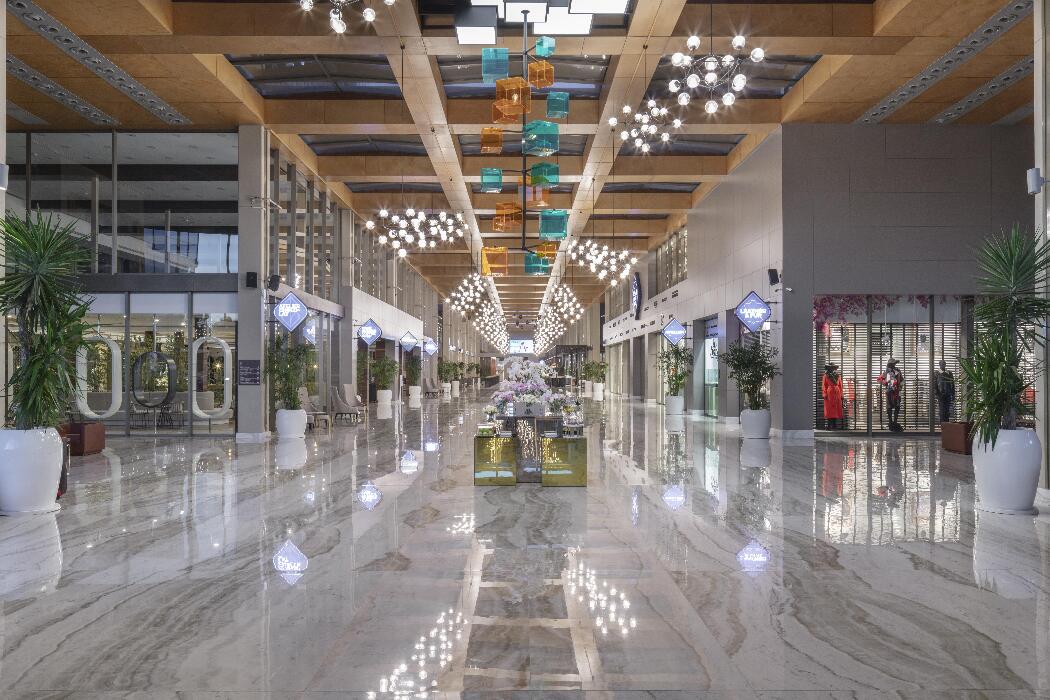 Nirvana Cosmopolitan Hotel