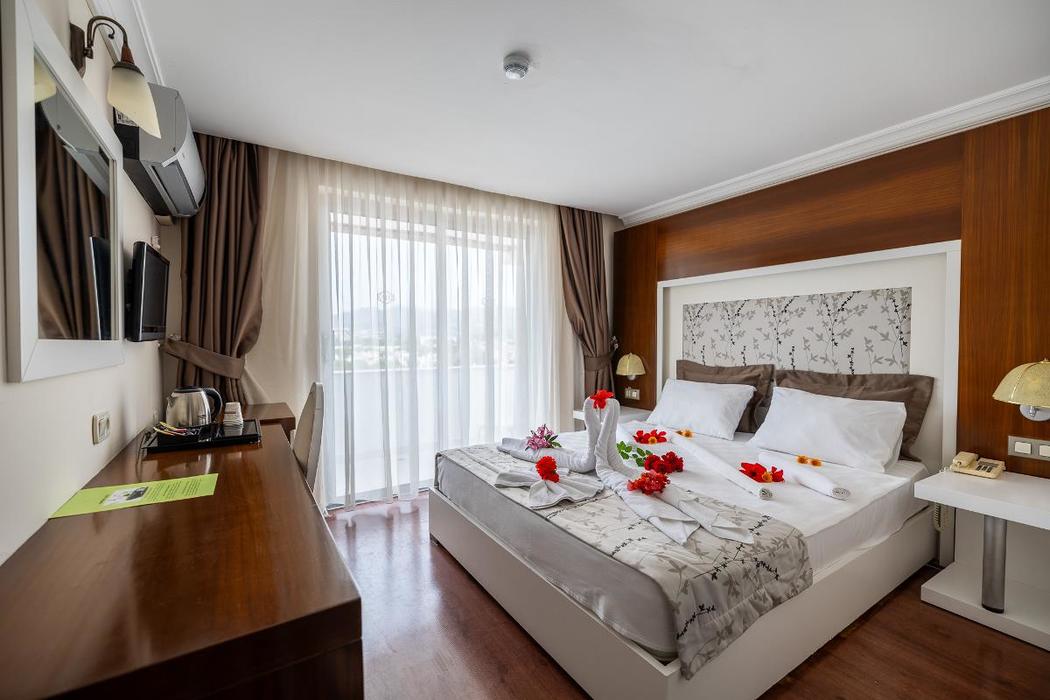 Sentinus Beach Hotel