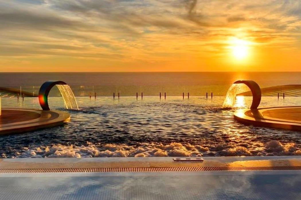Elite Luxury Suit Spa