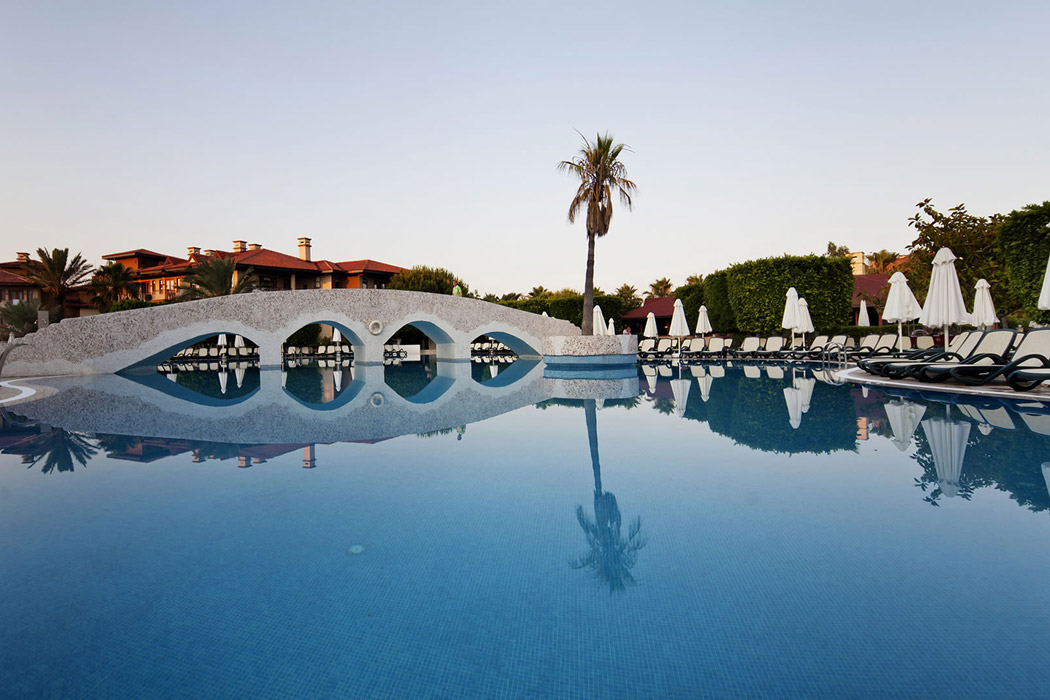 Club Grand Side Amazon Water World