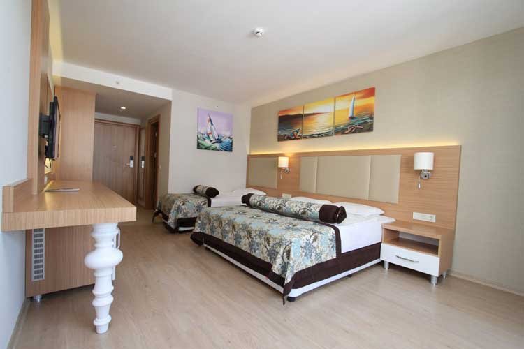 Blue Wave Suite Hotel