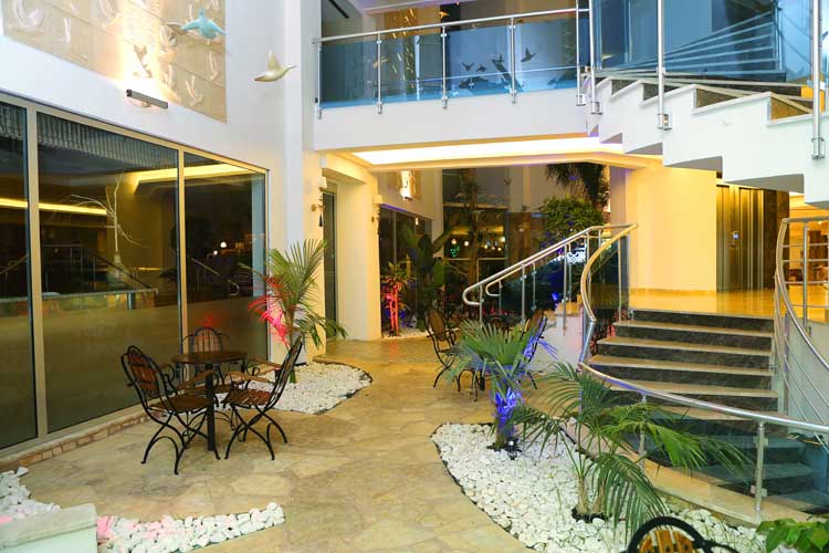 Blue Wave Suite Hotel